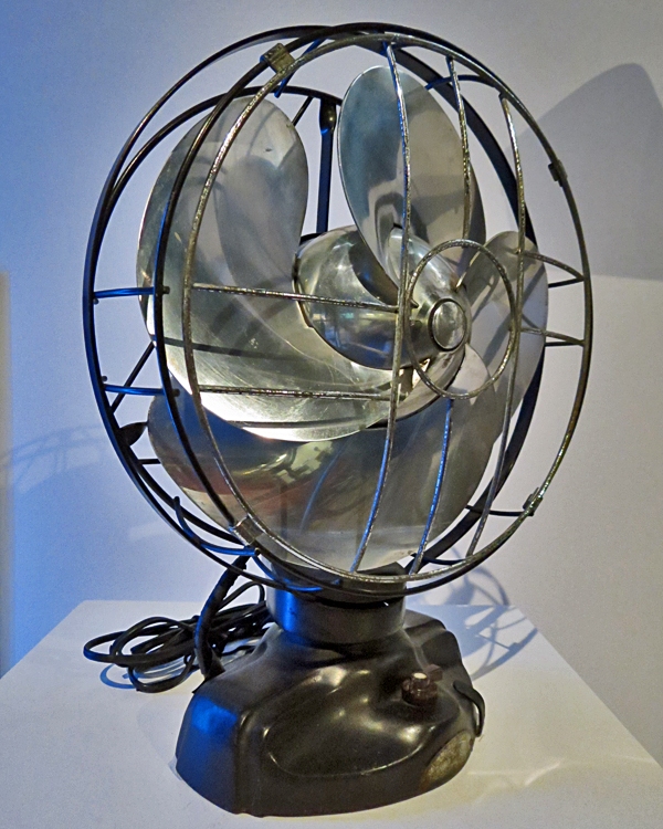 Emerson Silver Swan Fan | RegenAxe