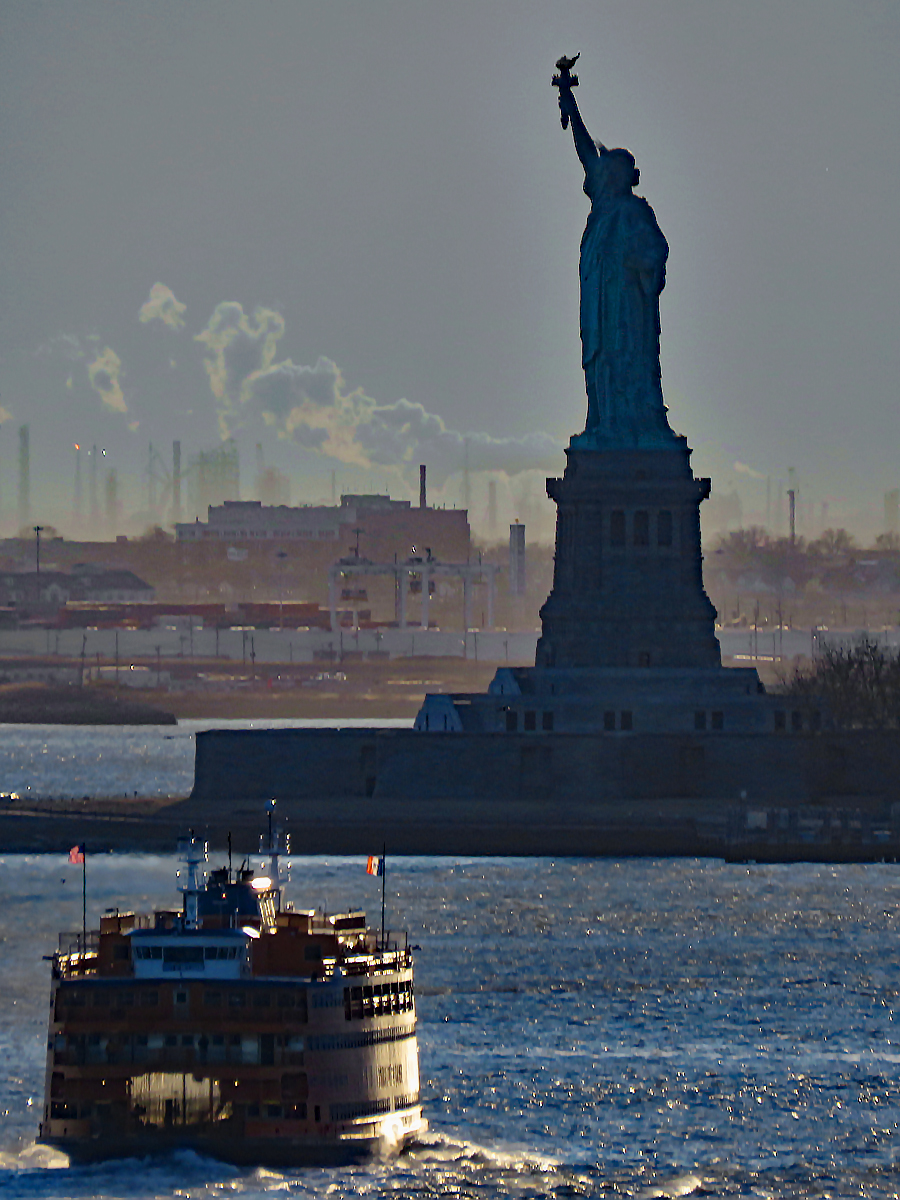 Lady Liberty and a Staten Island Ferry | RegenAxe