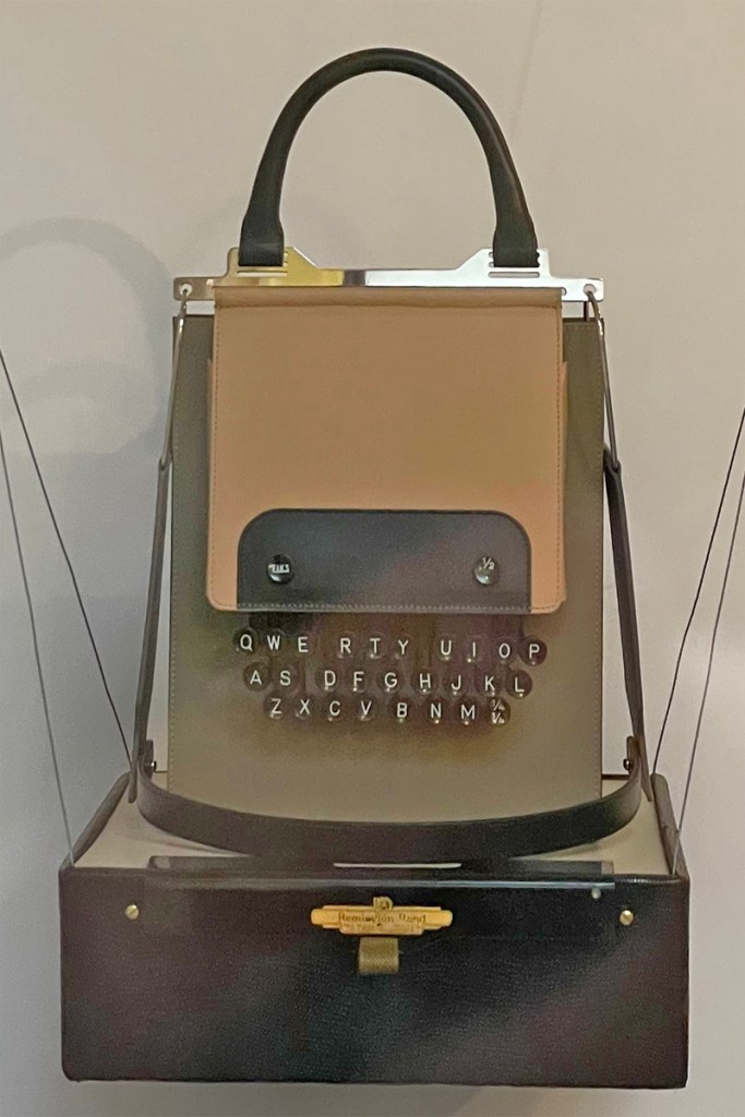 Donå Keyboard Purse | RegenAxe
